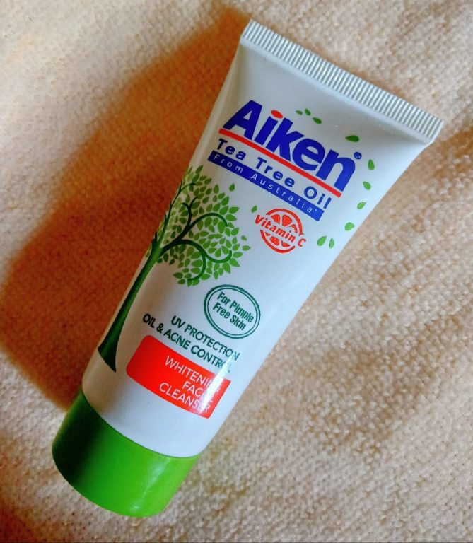 Aiken Whitening Facial Cleanser Review – Mijablur